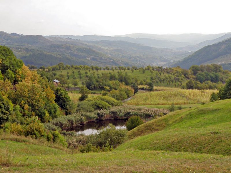 Platoul Meledic si Lacul Meledic - Edifica